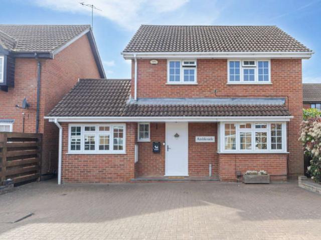 5 Bedroom Detached House