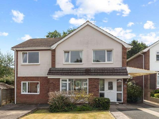 5 Bedroom Detached House