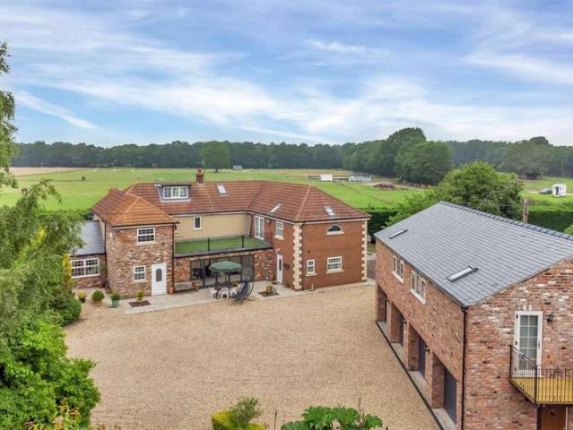 5 Bedroom Detached House