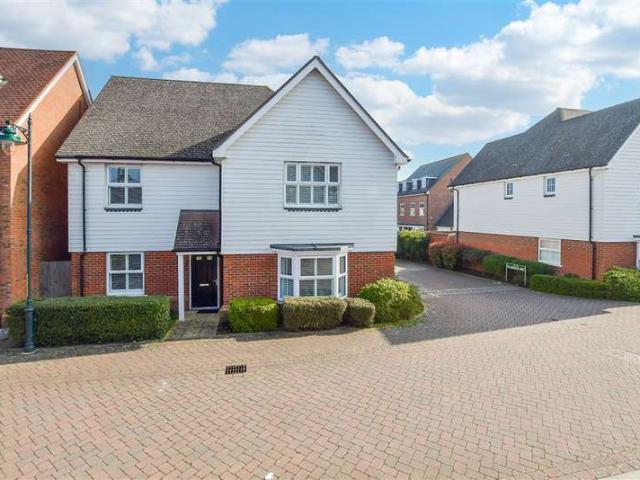 5 Bedroom Detached House