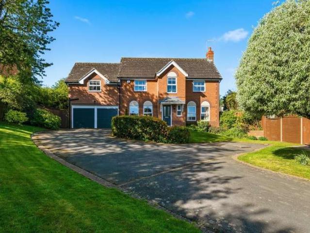 5 Bedroom Detached House