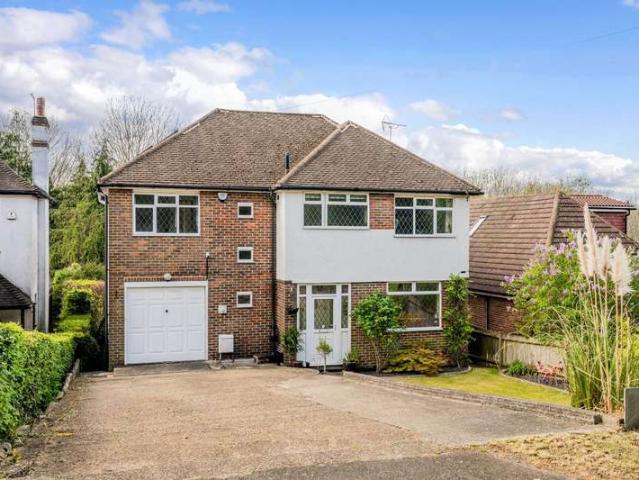 5 Bedroom Detached House