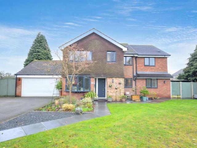 5 Bedroom Detached House