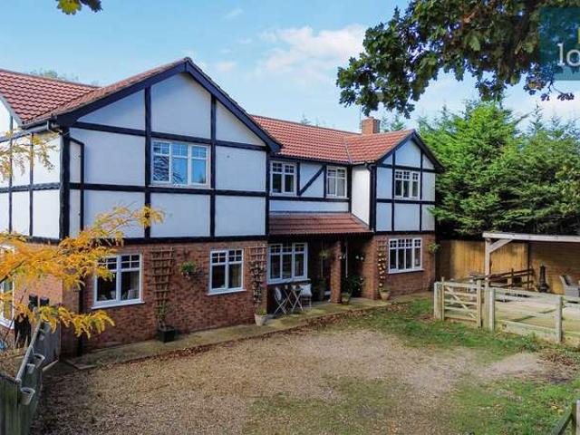 5 Bedroom Detached House