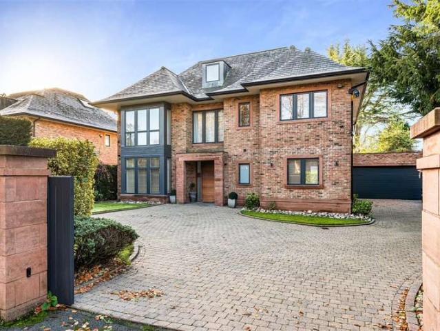 5 Bedroom Detached House