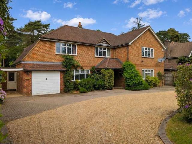 5 Bedroom Detached House
