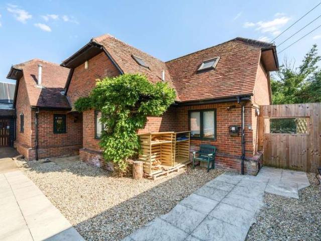 5 Bedroom Detached House
