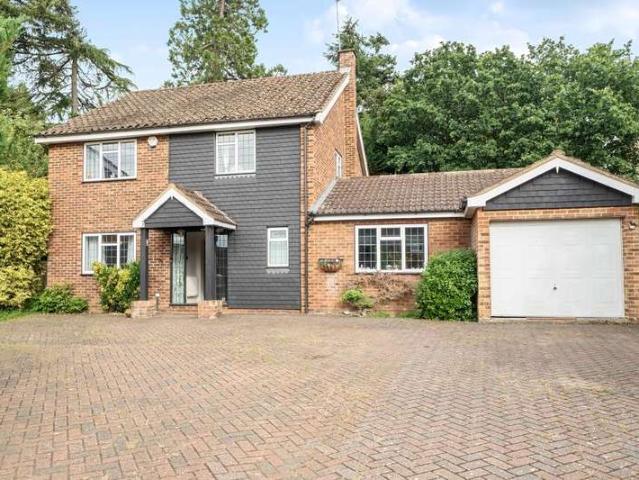5 Bedroom Detached House