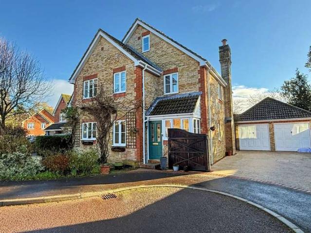 5 Bedroom Detached House