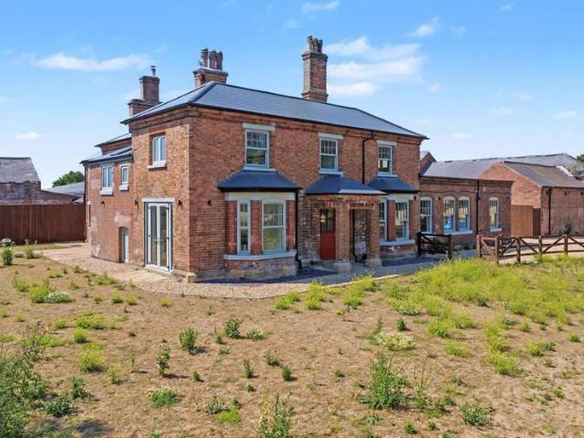 5 Bedroom Detached House