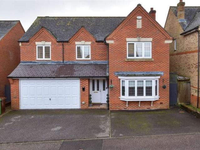 5 Bedroom Detached House