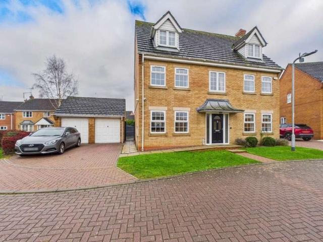 5 Bedroom Detached House