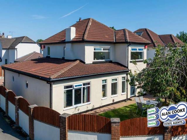 5 Bedroom Detached House