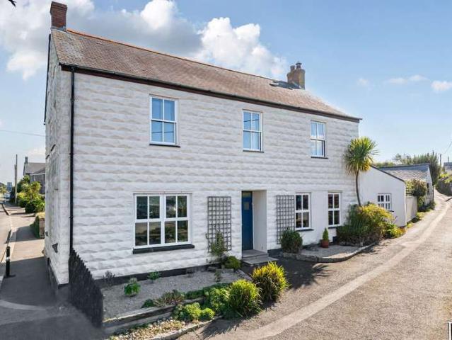 5 Bedroom Detached House