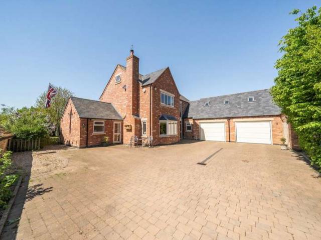 5 Bedroom Detached House