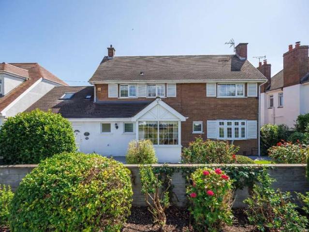 5 Bedroom Detached House