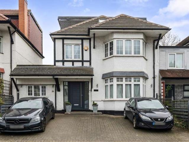 5 Bedroom Detached House
