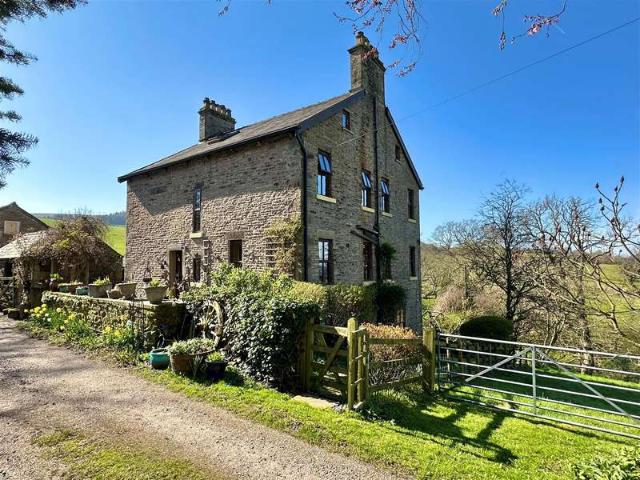 5 Bedroom Detached House