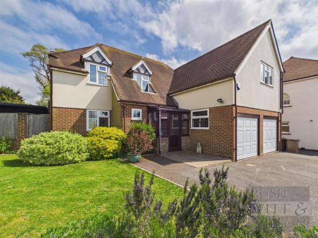 5 Bedroom Detached House