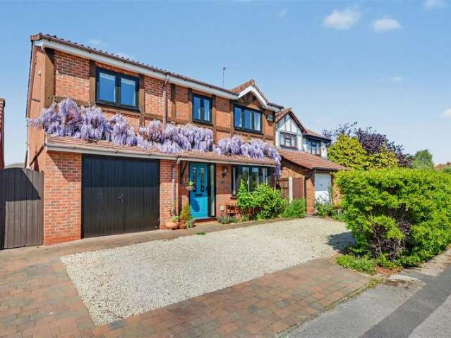 5 Bedroom Detached House