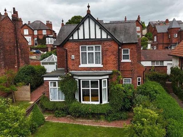5 Bedroom Detached House