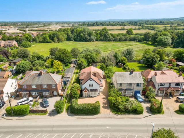 5 Bedroom Detached House