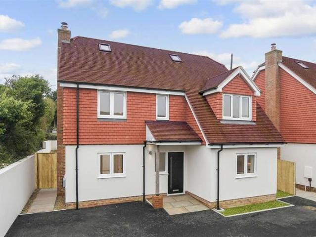 5 Bedroom Detached House