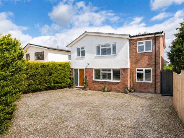 5 Bedroom Detached House