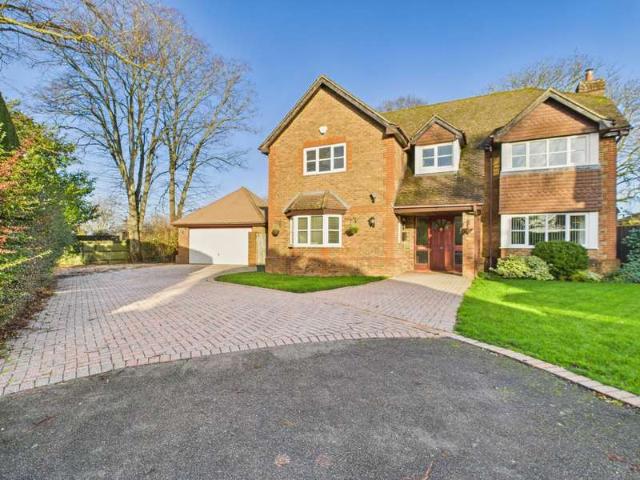 5 Bedroom Detached House
