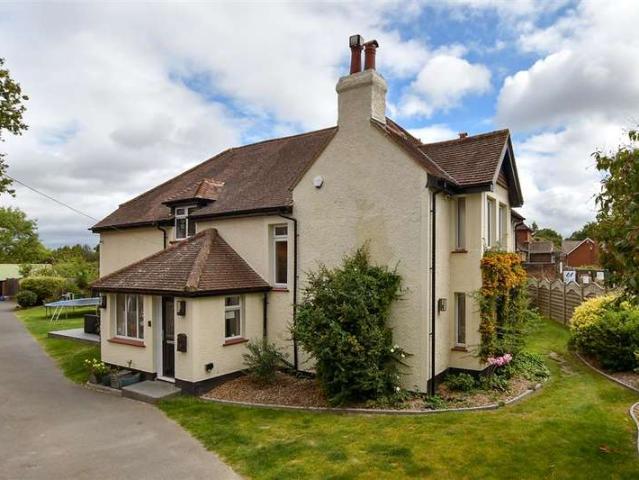 5 Bedroom Detached House