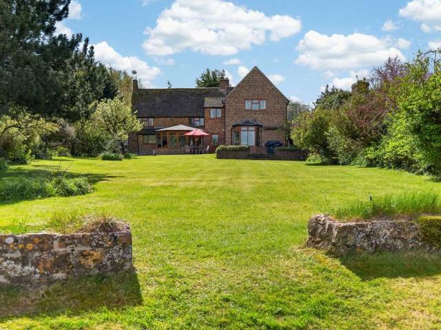 5 Bedroom Detached House