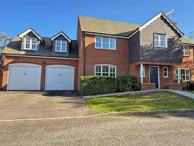 5 Bedroom Detached House