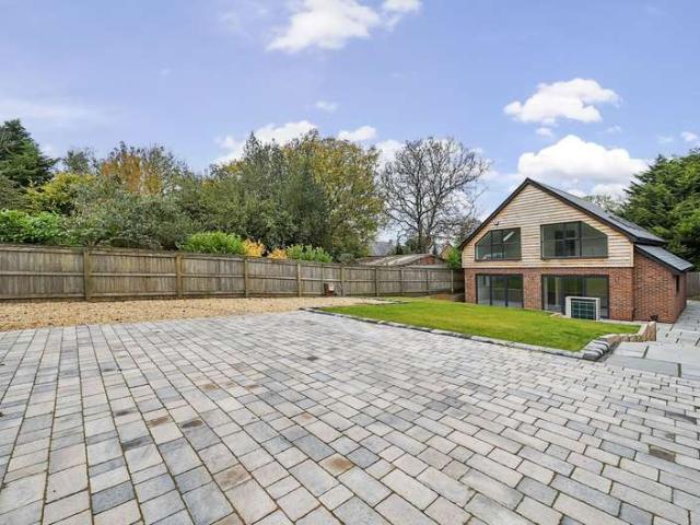 5 Bedroom Detached House