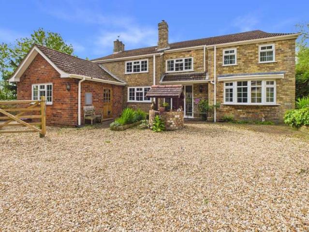 5 Bedroom Detached House
