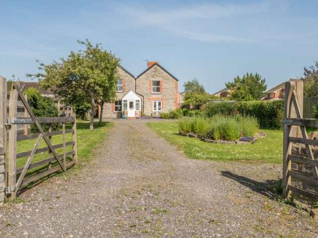 5 Bedroom Detached House