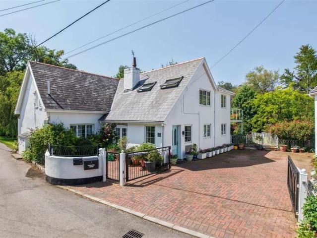 5 Bedroom Detached House