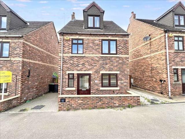 5 Bedroom Detached House