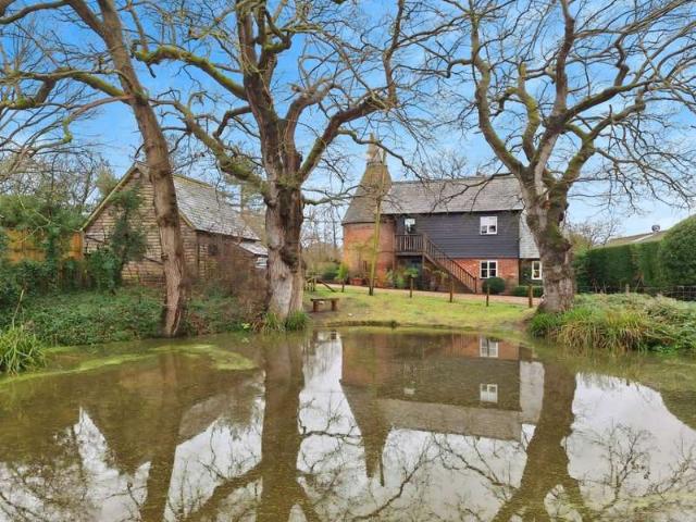 5 Bedroom Detached House