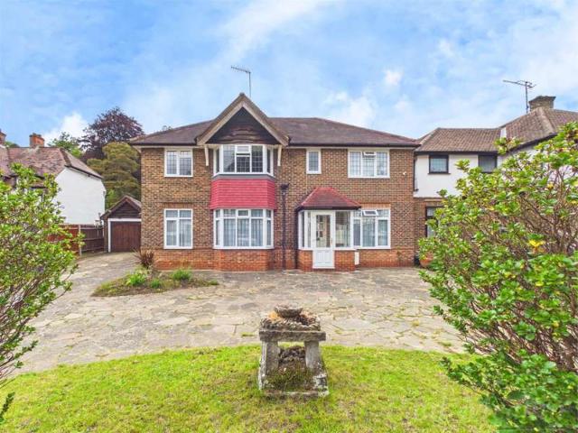 5 Bedroom Detached House