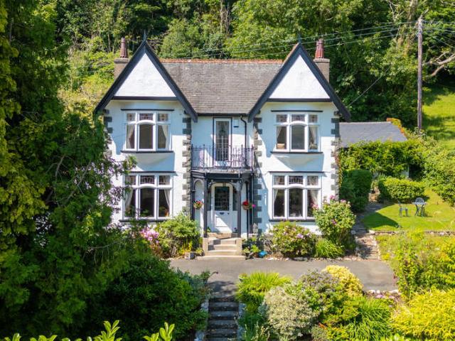 5 Bedroom Detached House