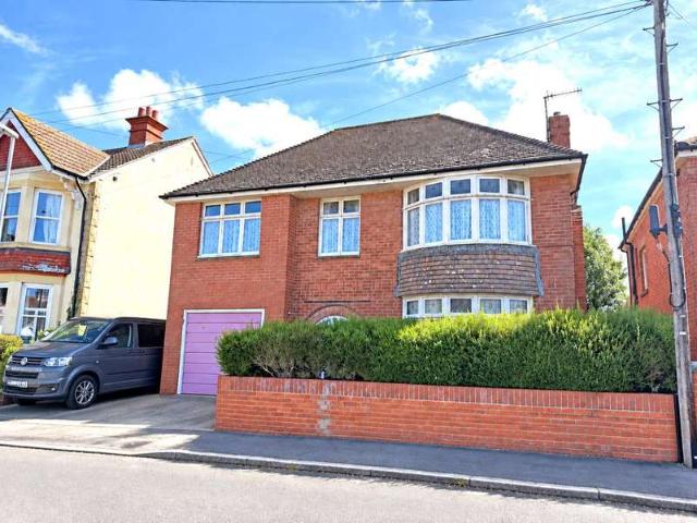 5 Bedroom Detached House