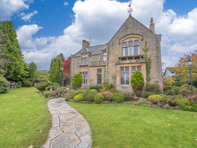 5 Bedroom Detached House