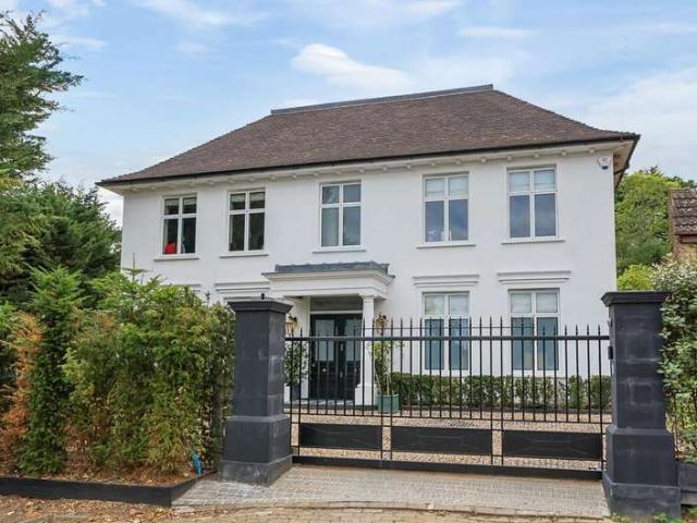 5 Bedroom Detached House