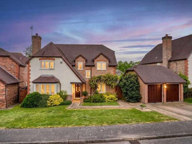 5 Bedroom Detached House