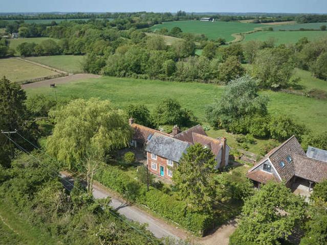 5 Bedroom Detached House