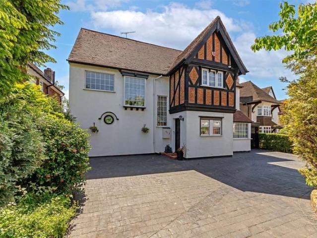 5 Bedroom Detached House