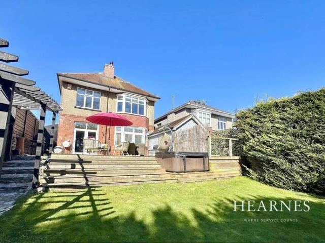 5 Bedroom Detached House