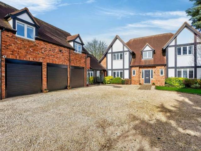 5 Bedroom Detached House