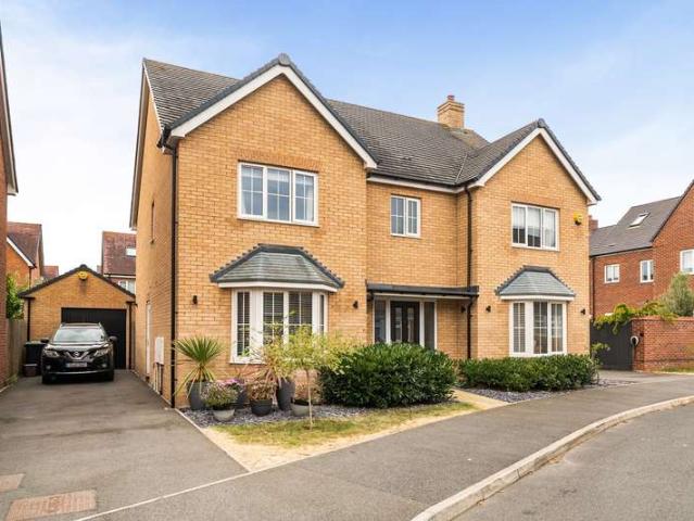 5 Bedroom Detached House