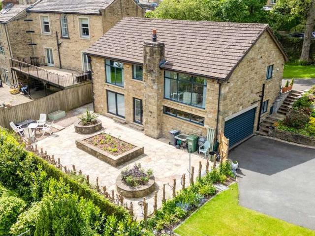 5 Bedroom Detached House